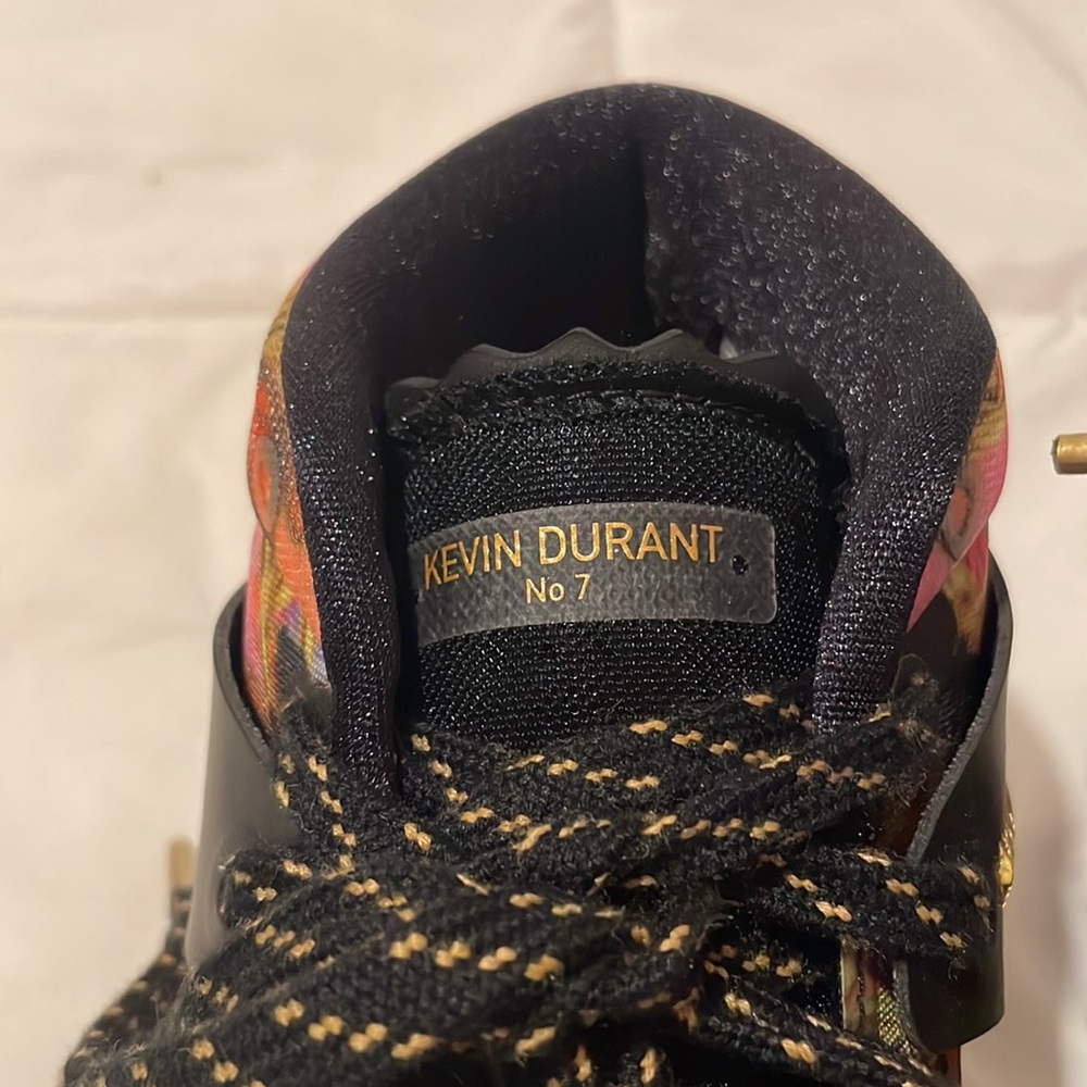 Kevin Durant “Butterflies & Chains” Sneakers - Gem